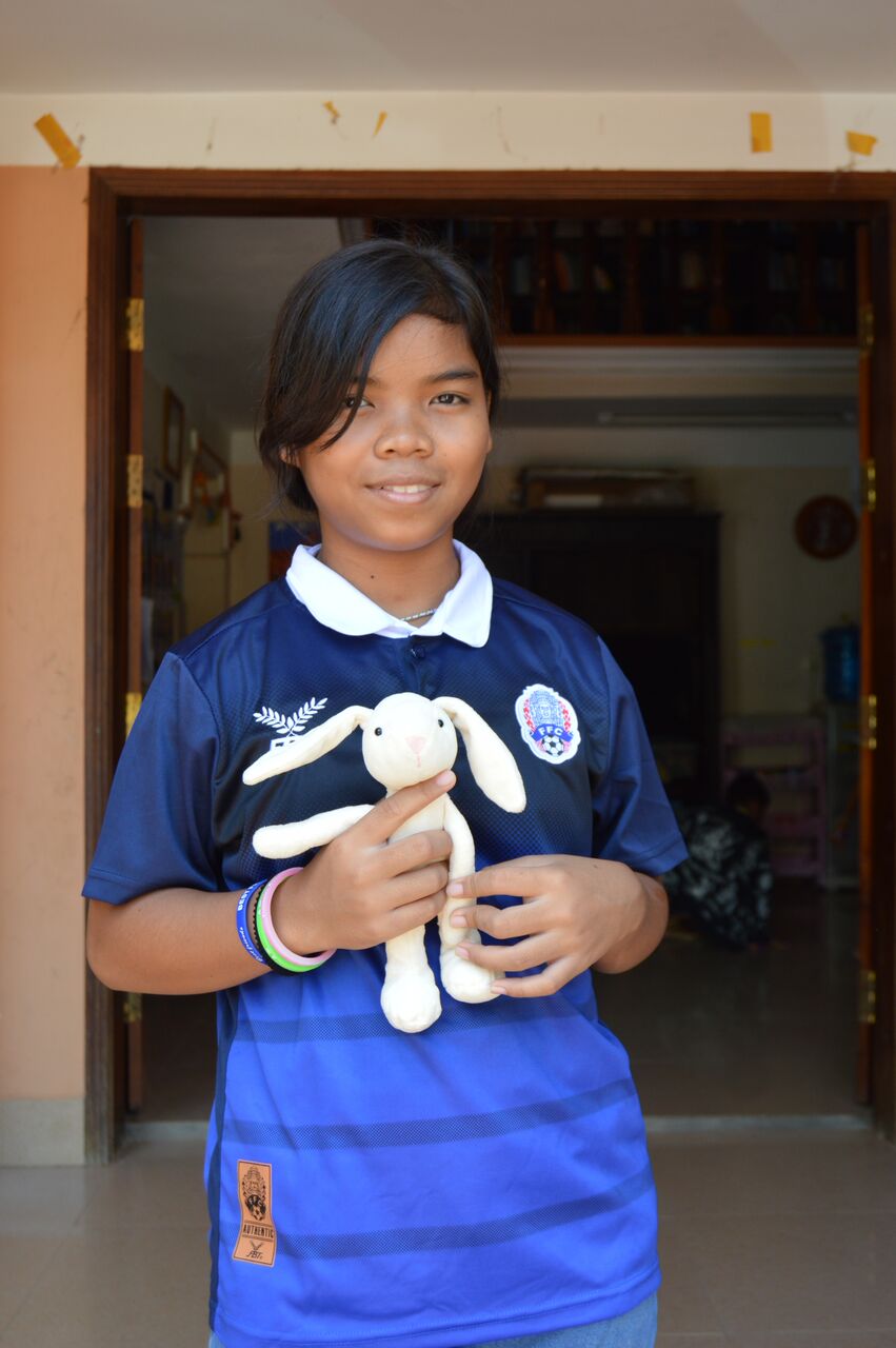 Chantho–aus dem vernachlässigten Kind ist durch das Chibodia-Kinderheim ...